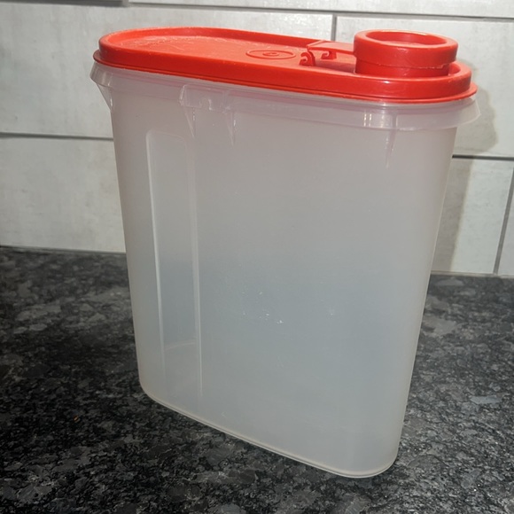 Tupperware | Kitchen | Vintage Juicedrink Container With Lid 64 Oz ...